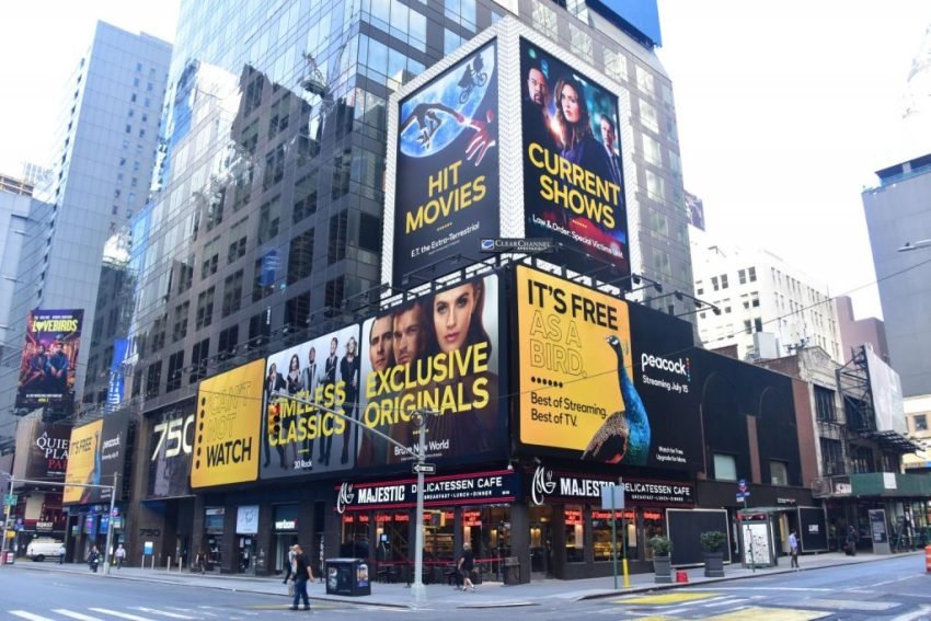 DOOH Advertising: How Brands of All Sizes Can Make a Big Impact